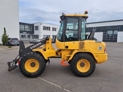 Volvo L 35 G - Skid Steer Loaders - Construction Equipment - Volvo CE ...