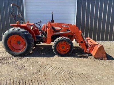 Kubota M4700