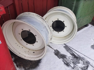 New Holland 12 x 28 vanteet 2 kpl - Renkaat ja vanteet - Maatalous ...