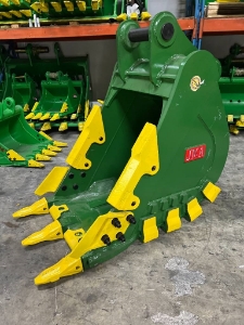JM Attachments ExtremeHD Rock Bucket 24" for JCB JS130