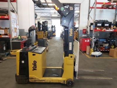 Yale MC10 - Pedestrian stacker - Material Handling - Yale