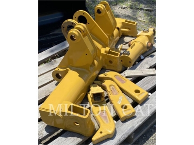 CAT D4 MULTI SHANK RIPPER, STRAIGHT - スカリファイヤ - 建設 - CATERPILLAR WORLDWIDE