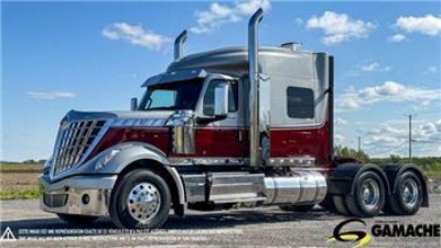 International LONESTAR HIGHWAY / SLEEPER TRUCK / TRACTOR