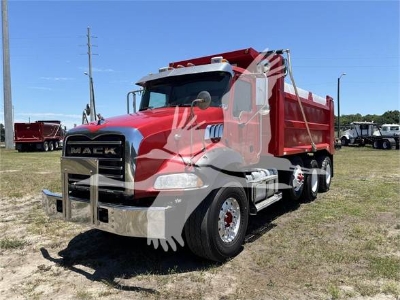 Mack GRANITE GU813