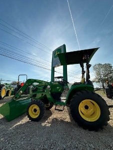 John Deere 3025E