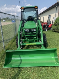 John Deere 4044R