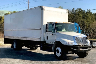 International 4300 SBA 4X2