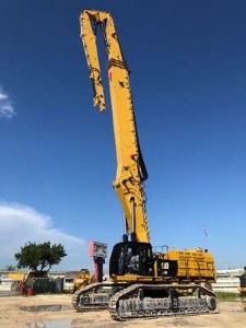 CAT 390FL UHD