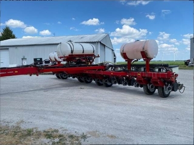 White 8816 Planter
