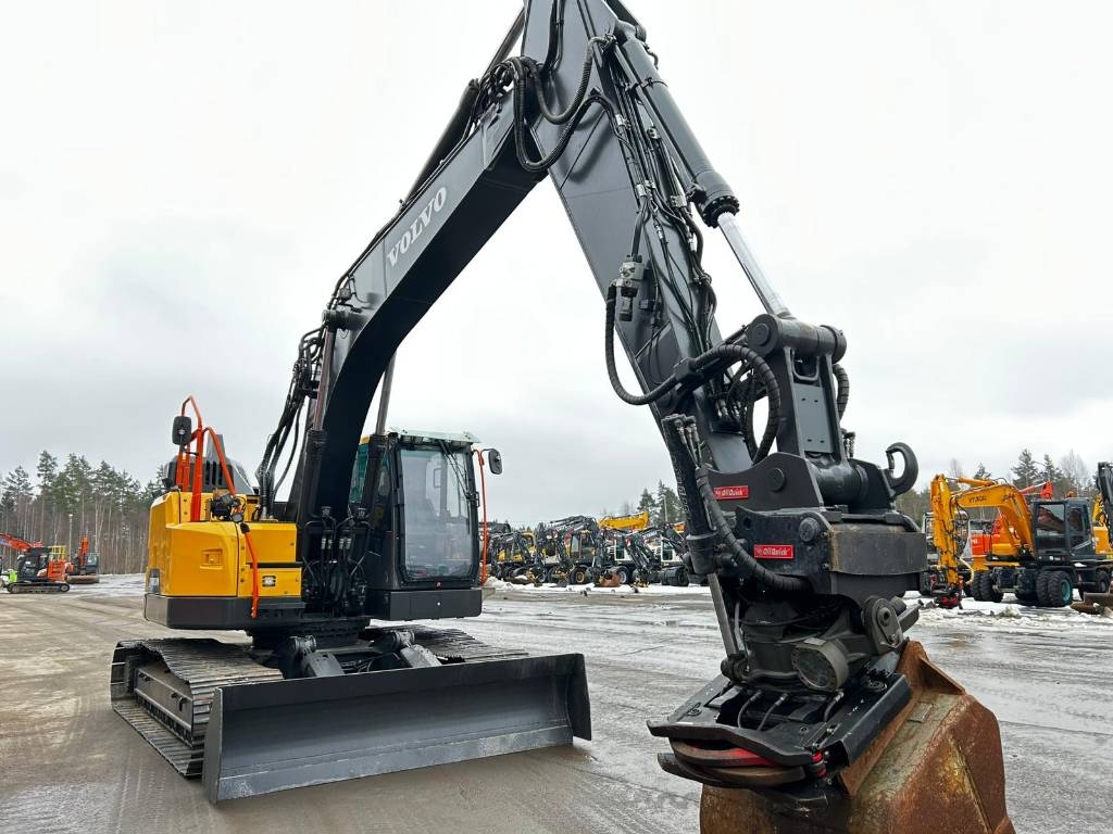 Volvo ECR 235 E / Rototilt Oilquick, Puskulevy, Rasvari - Crawler ...