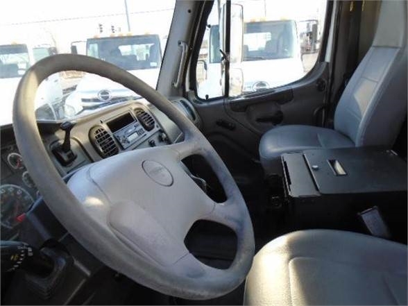 Freightliner BUSINESS CLASS M2 106