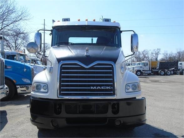 Mack PINNACLE CXU613