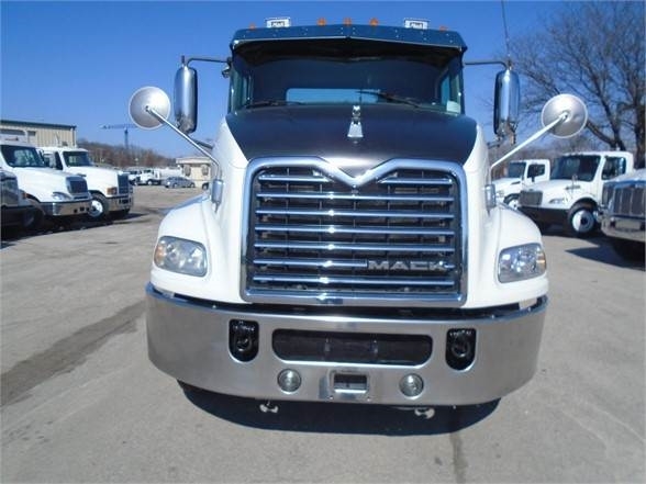 Mack PINNACLE CXU613