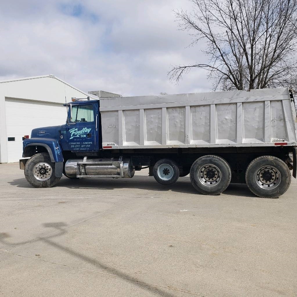 Ford L 9000