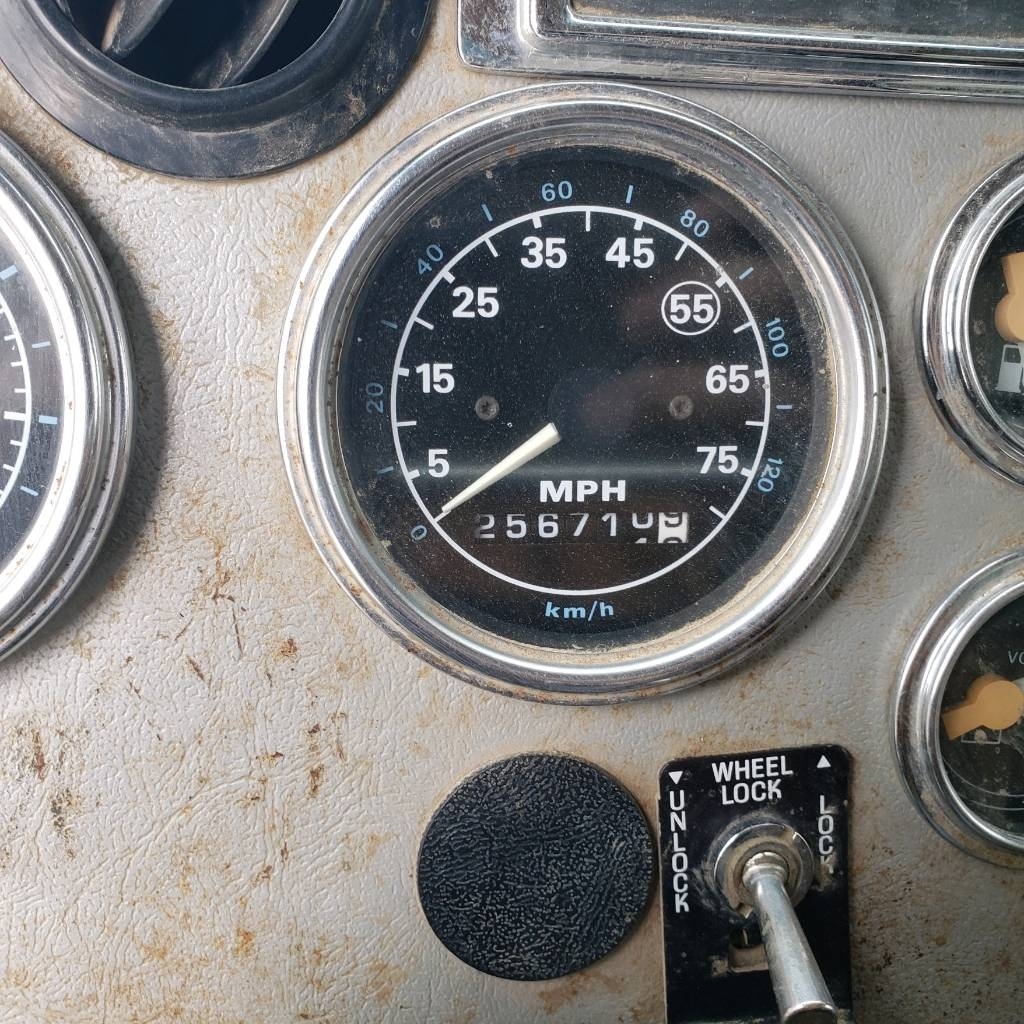 Ford L 9000