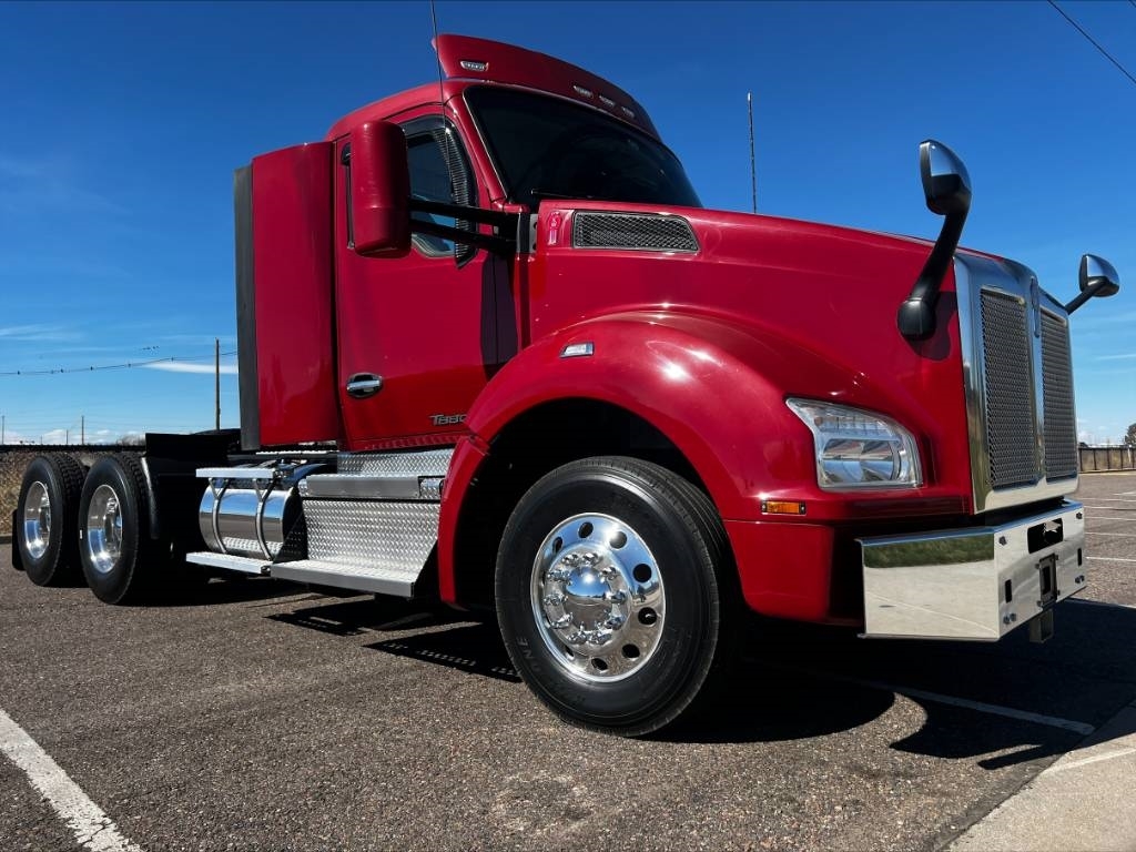 Kenworth T880