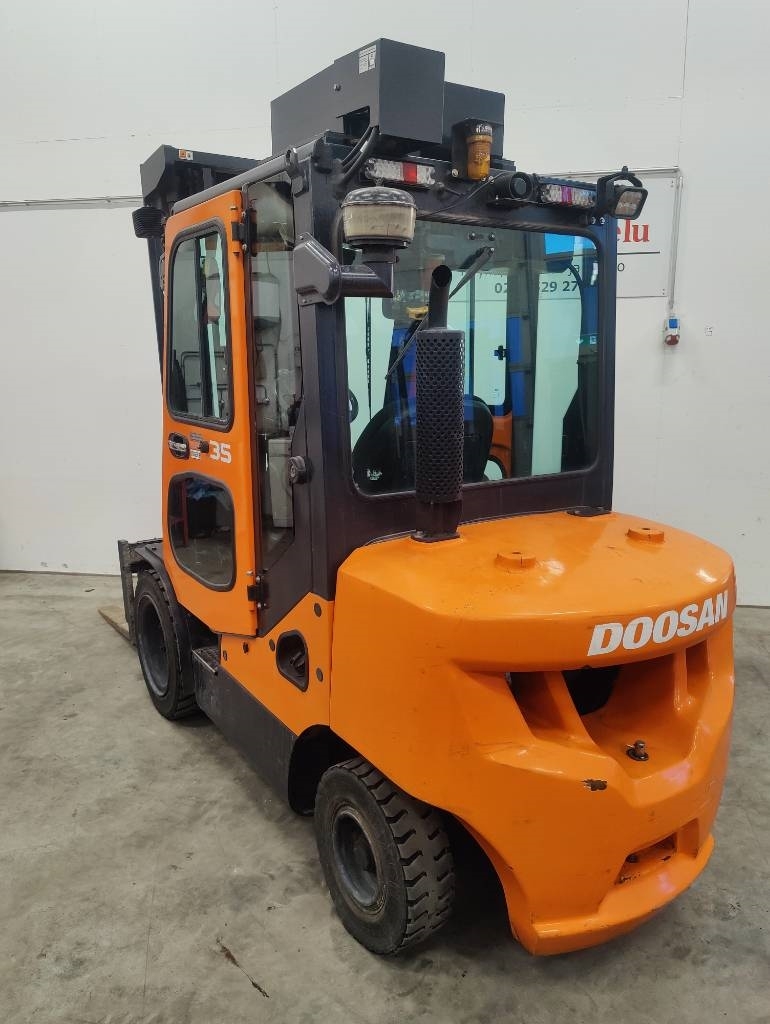 Doosan D35C-7 - Dieseltrukit - Materiaalinkäsittely - Etelä-Suomen ...
