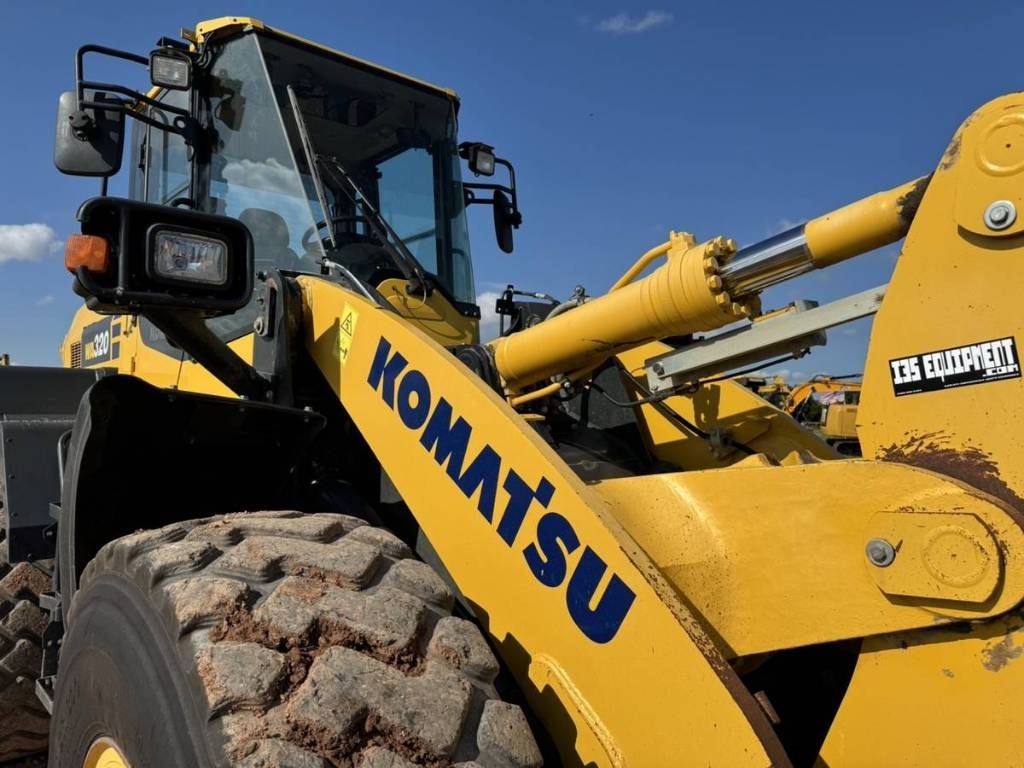 Komatsu WA 320