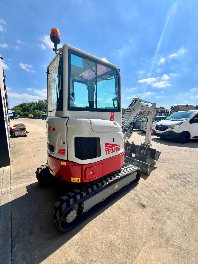 Takeuchi TB 325 R - Minigraafmachines