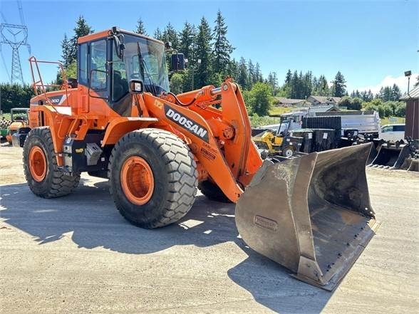 Doosan DL300