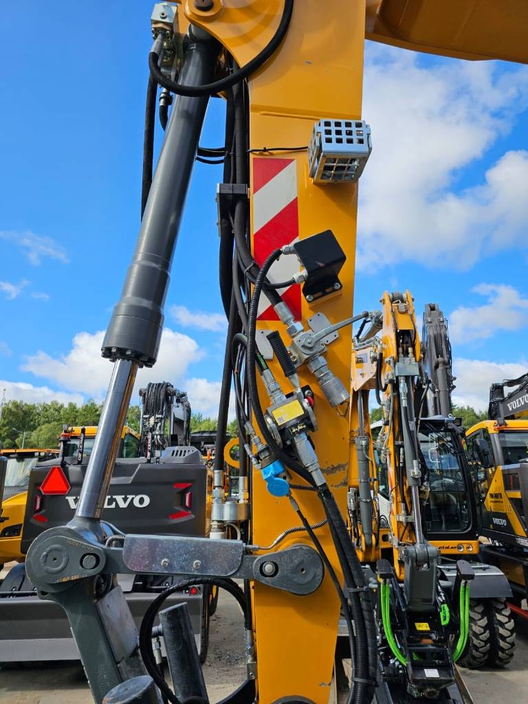 Buy Used Liebherr A918 Compact Wheel Excavator for sale in Stockholm ...