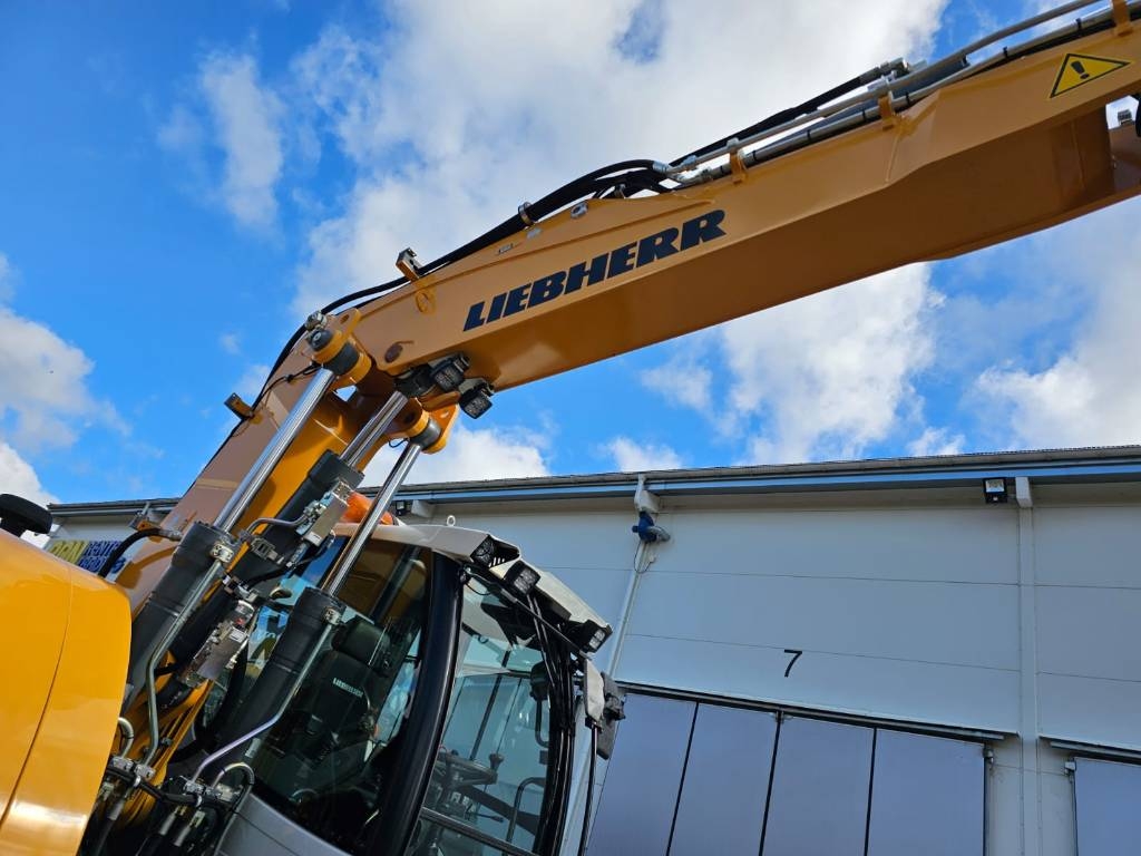 Buy Used Liebherr A918 Compact Wheel Excavator for sale in Stockholm ...