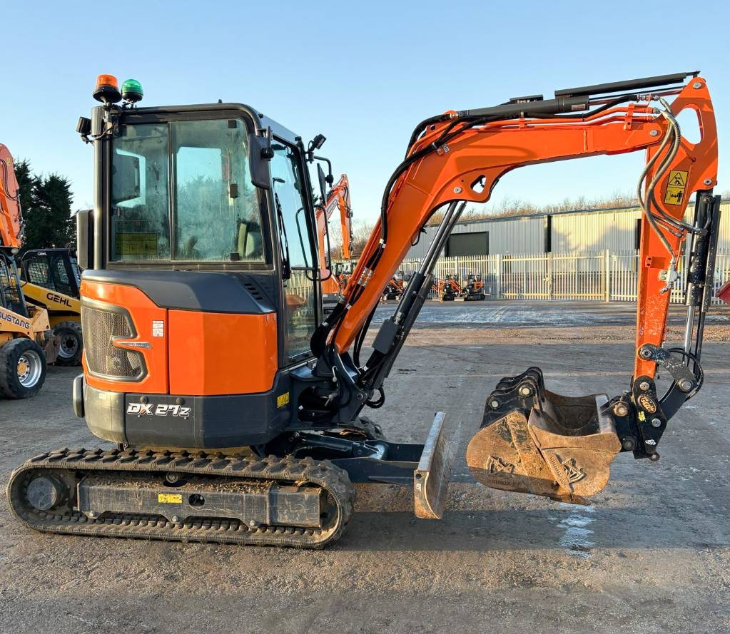 Doosan DX27Z-7 - Mini excavators