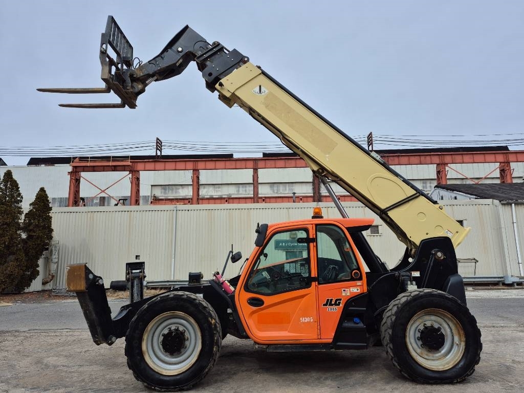JLG 1055