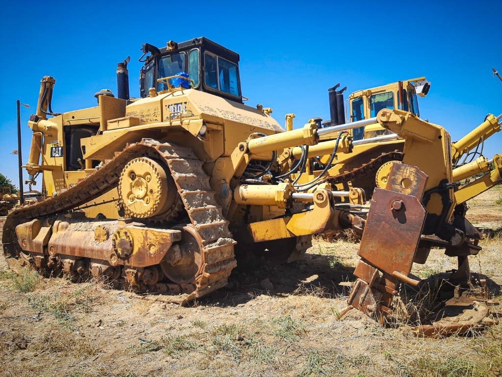 CAT D10