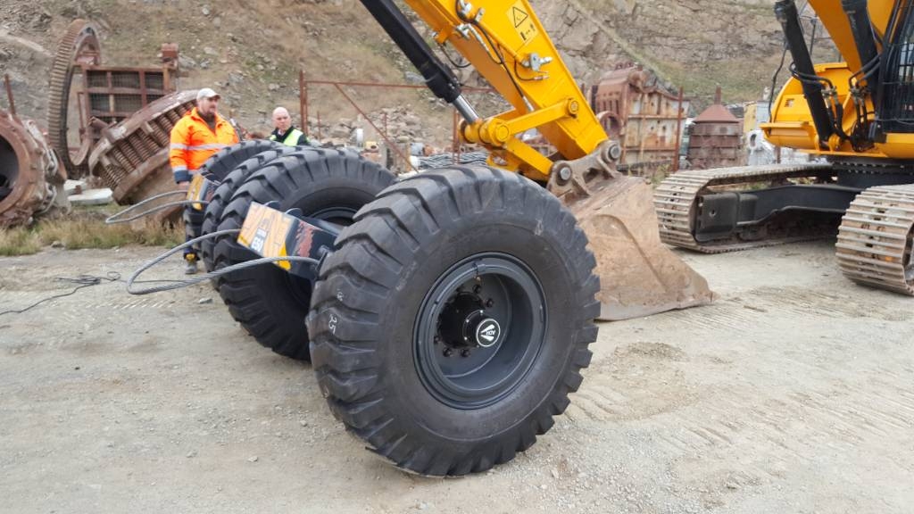 JCB transport system for tracked excavators - Tracked excavators ...