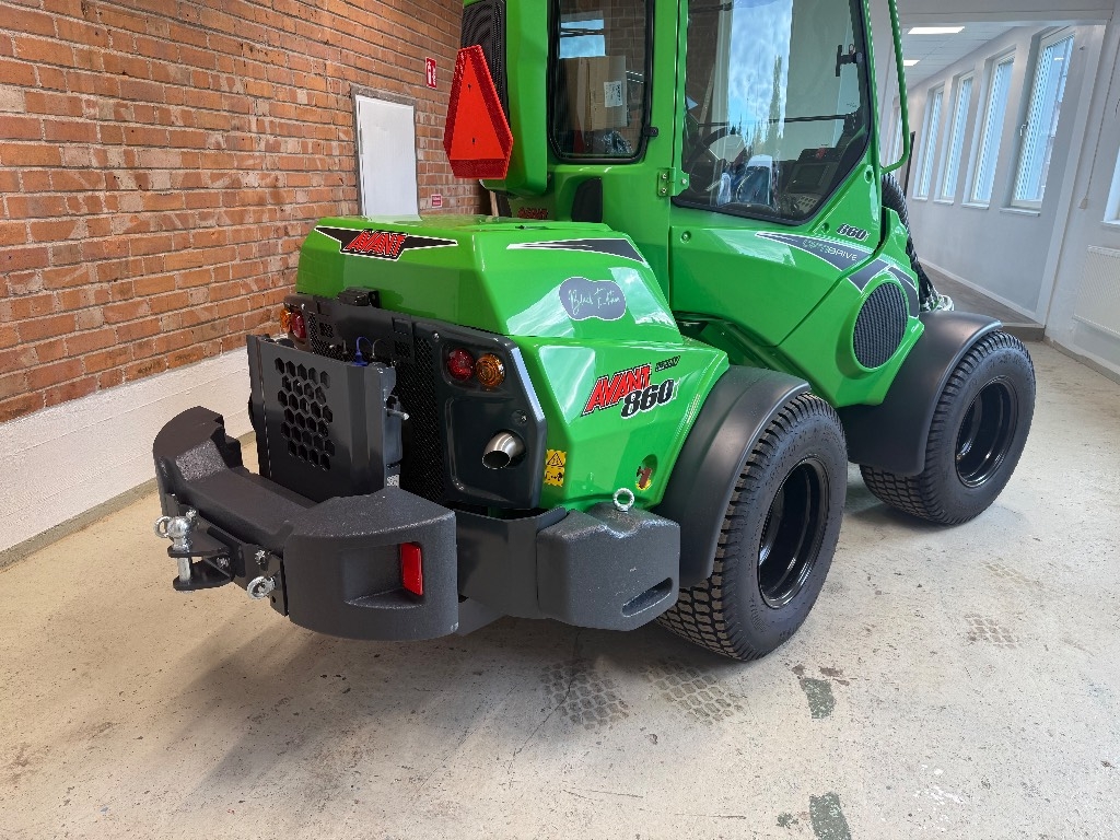 Avant 860 Black Edition med baklyft - Kompaktlastare - Entreprenad ...