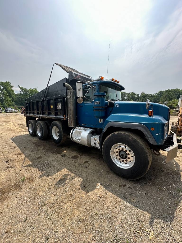 Mack Single Axle Dump Trucks & 1 Ton Dump Trucks | Ritchie List