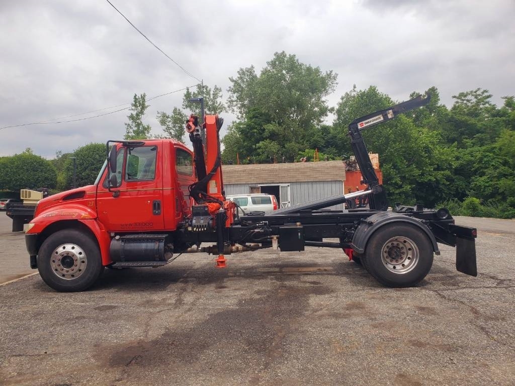 International 4300 SBA