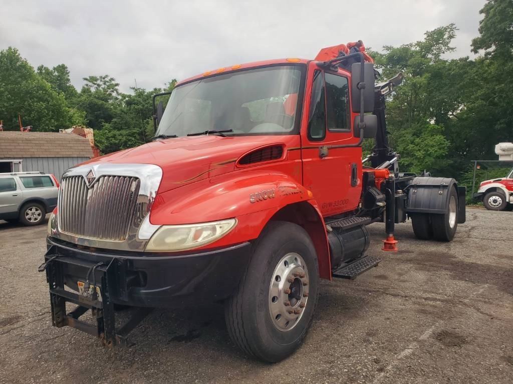 International 4300 SBA