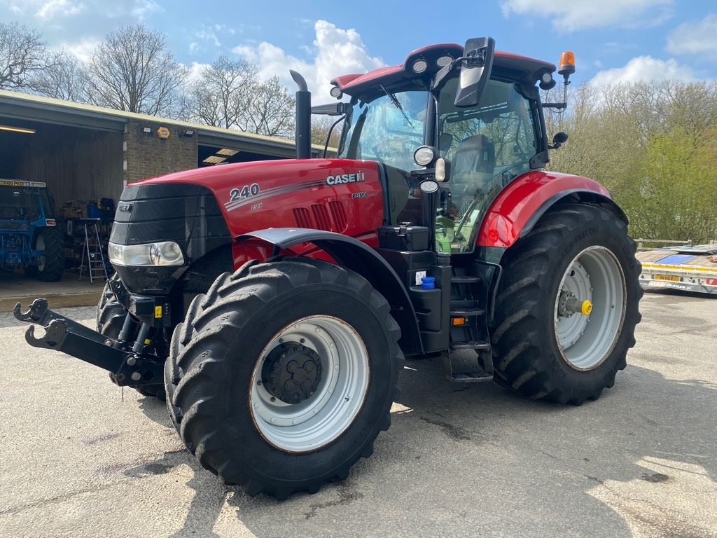Case IH PUMA 240 CVX - Tractors - Agriculture - Mark Hellier