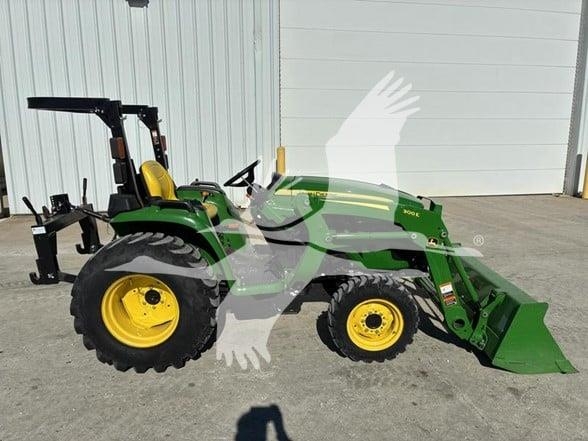 John Deere 3038E