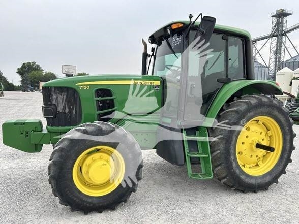 John Deere 7130