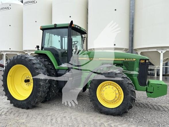 John Deere 8300