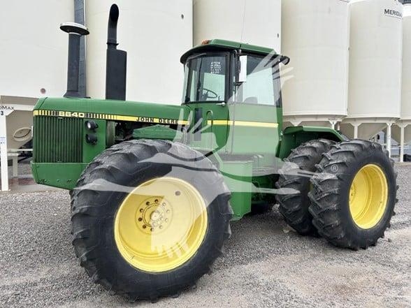 John Deere 8640