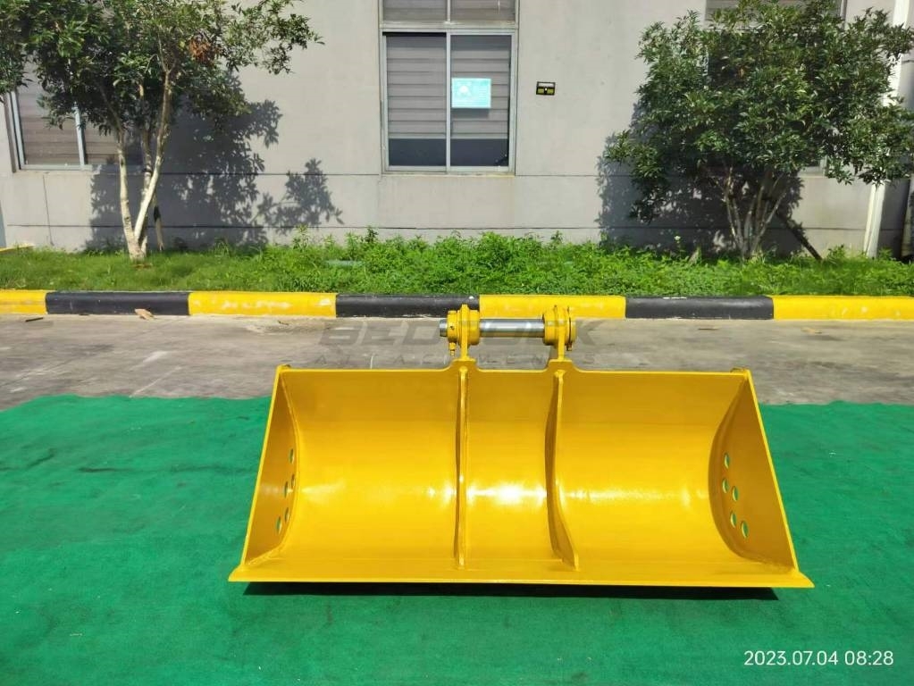 CAT 40” CLEANING BUCKET CAT 303 303.5