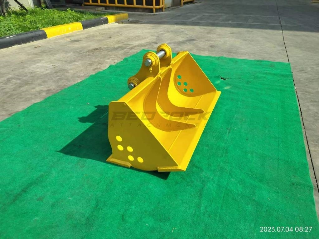 CAT 40” CLEANING BUCKET CAT 303 303.5