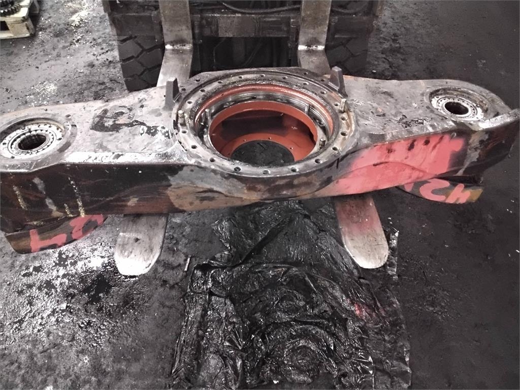 Komatsu 865 Boggieskal - Växellåda - Skogsmaskiner - Koppom Maskin New