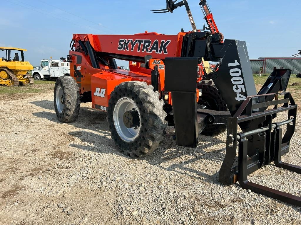 SkyTrak 10054
