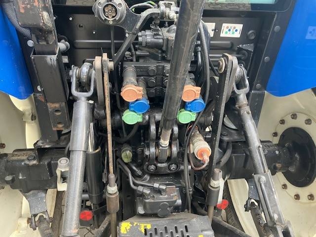 New Holland T 4.85 - Traktorer - Lantbruk - Begagnade maskiner