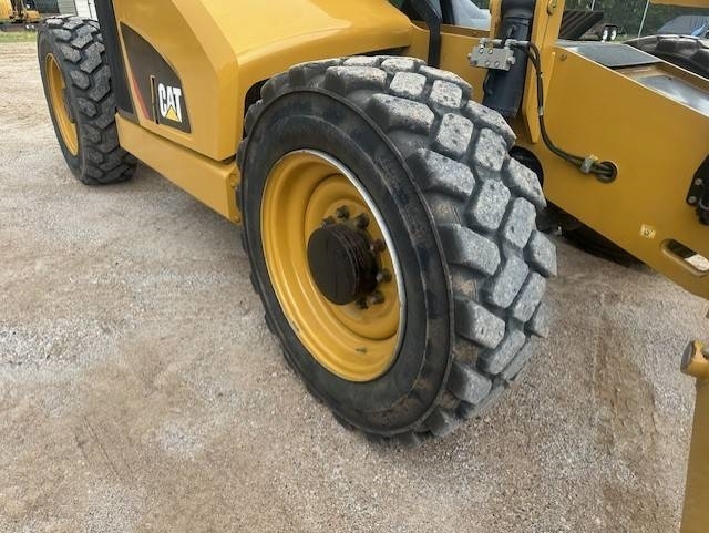 CAT TL1055D - Telescopic Handlers - Construction Equipment - Tierra ...