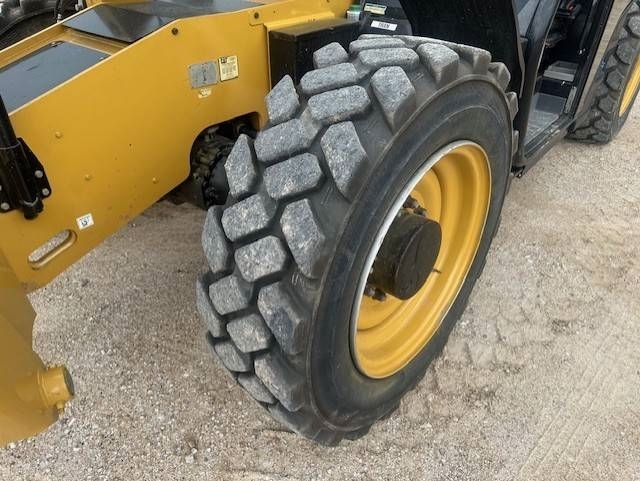 CAT TL1055D - Telescopic Handlers - Construction Equipment - Tierra ...