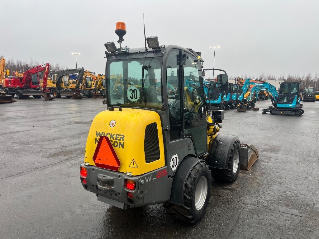 Wacker Neuson WL 25 / Kauha, Trukkipiikit, Rasvari, 30km/h - Wheel ...