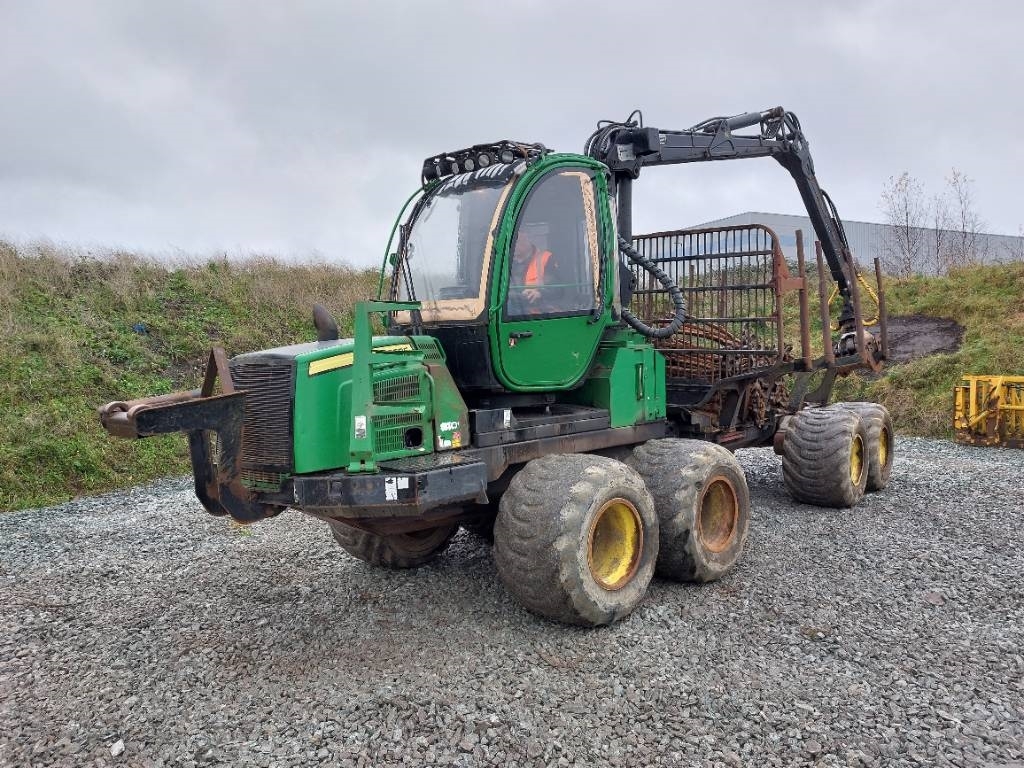 2011 JOHN DEERE 810E (988421) | P&E