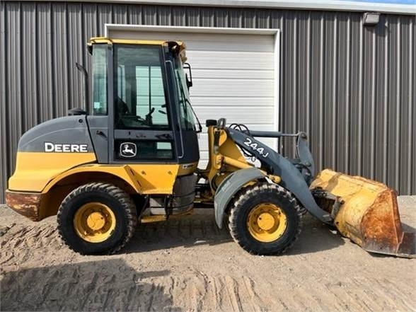 John Deere 244J