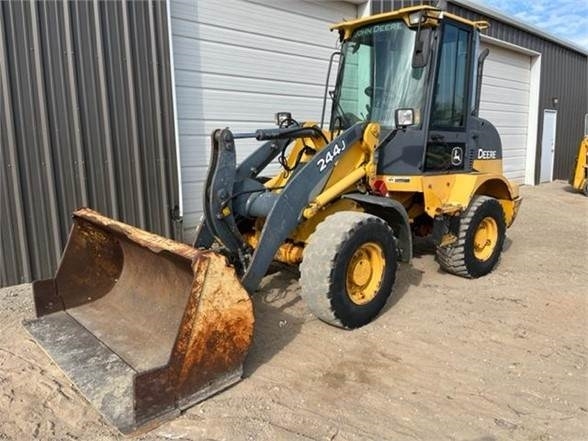 John Deere 244J